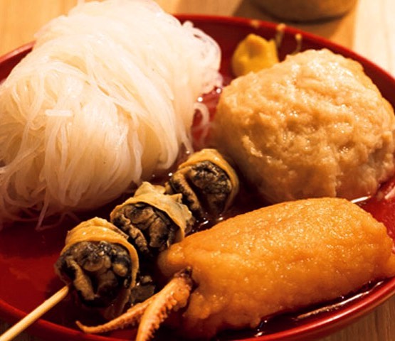 @東京カレンダー: 店内におでんの屋台を再現した銀座の『ほろばしゃ』。巨大なタネと風情を肴にお酒を楽しみたい。 #東京カレンダー #東カレ ...