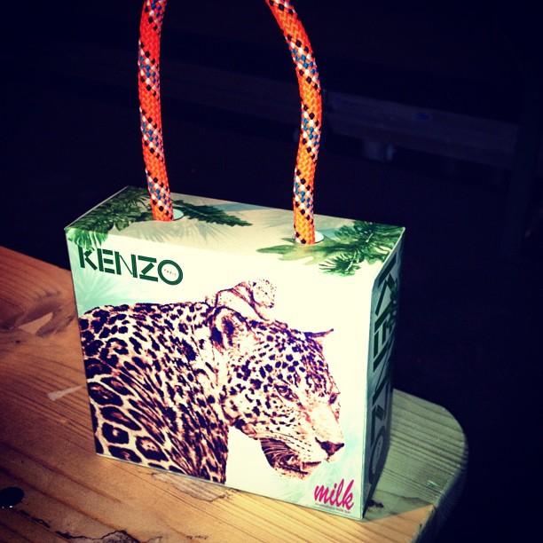 @KENZO: Here's the cookie box that every guest got at the show ...