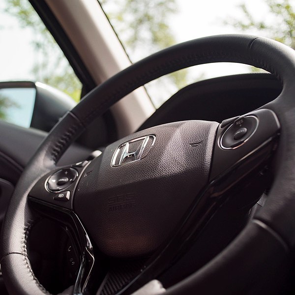 @Honda: Hop in, your tour guide awaits. #HondaHRV... - Ciao Nihon