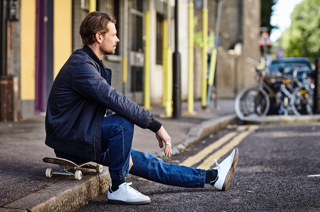 @UNIQLO ユニクロ: Tone on tone, navy on navy. Loving this time of the year ...