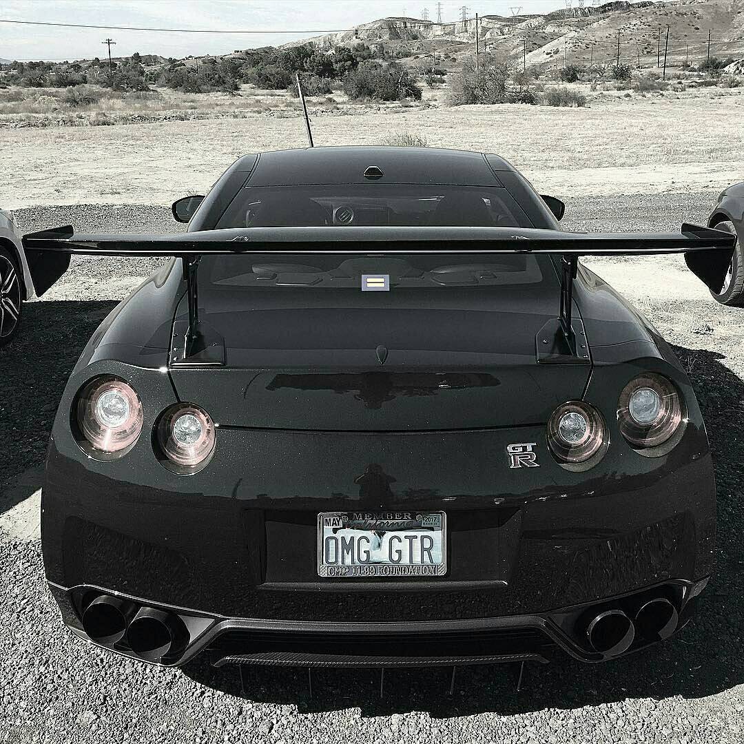 @Nissan: About to go down. #OMGTR #R35 #GTR #Downforce #Wing @omg_gtr ...