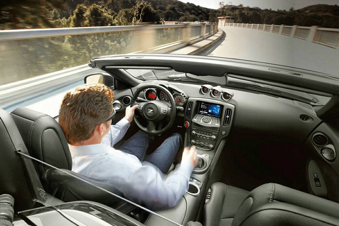 @Nissan: Upshift or Downshift? #370Z #SpiritedDriving #Blip... - Ciao Nihon