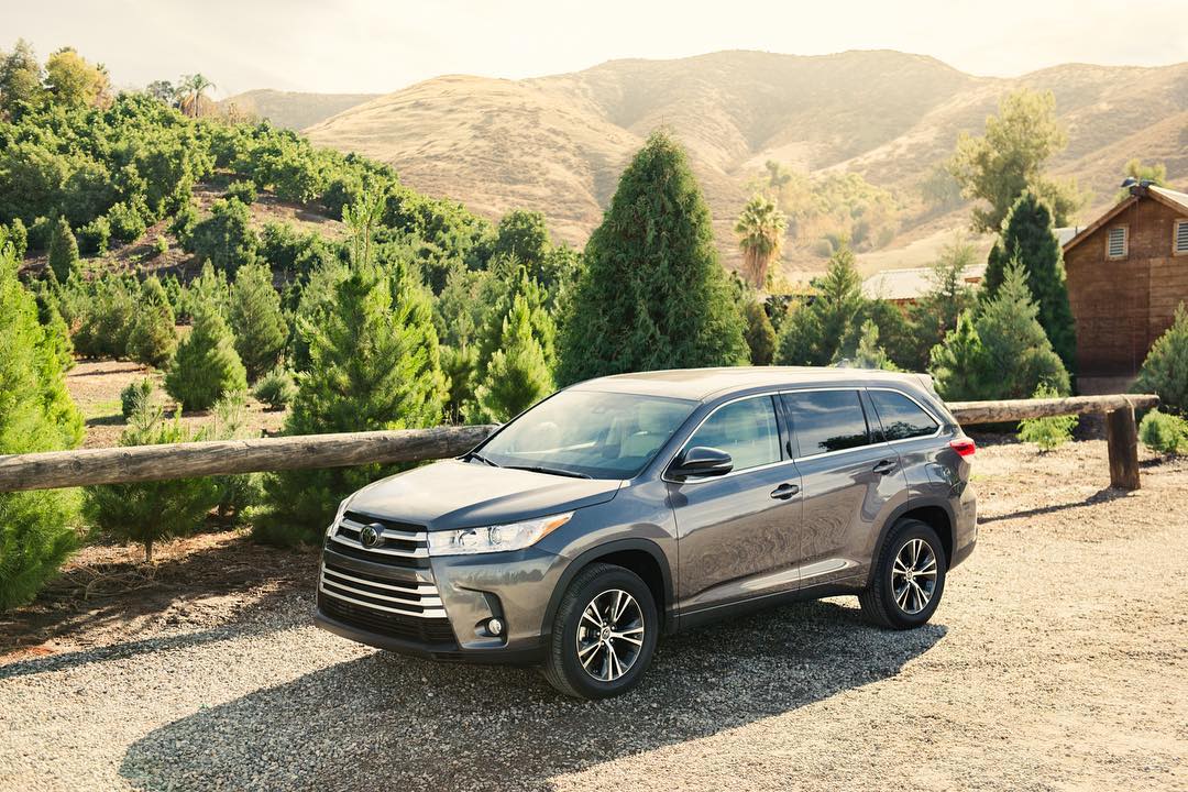 @Toyota: 'Tis the season! Who else is heading home for the holidays? # ...