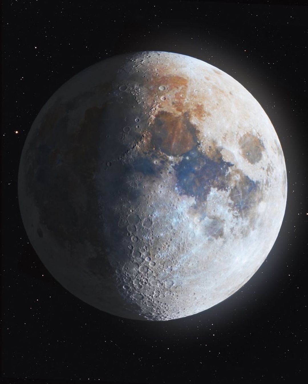 Canon Photography: Ever seen such detailed shots of the moon? Just wow ...