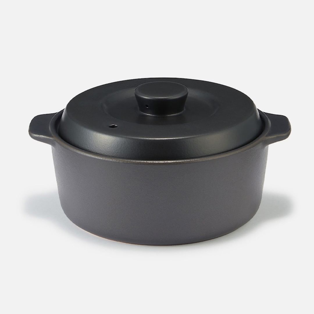 MUJI無印良品: 【新商品】IH対応 土鍋 - ライフスタイルに合わせてさまざまな使い方が楽しめる、ひとり鍋にも適した小ぶりな土鍋です ...