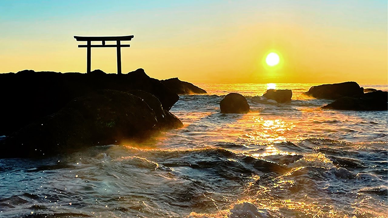 Experience the Japanese New Year Tradition ⛩️🇯🇵 | The first sunrise of ...