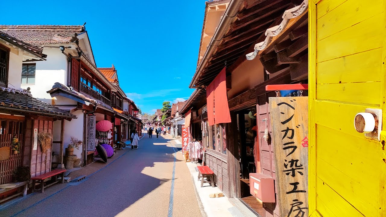 【4K Stroll】Fukiya Furusato Village - Okayama - Japan / Unique Red ...