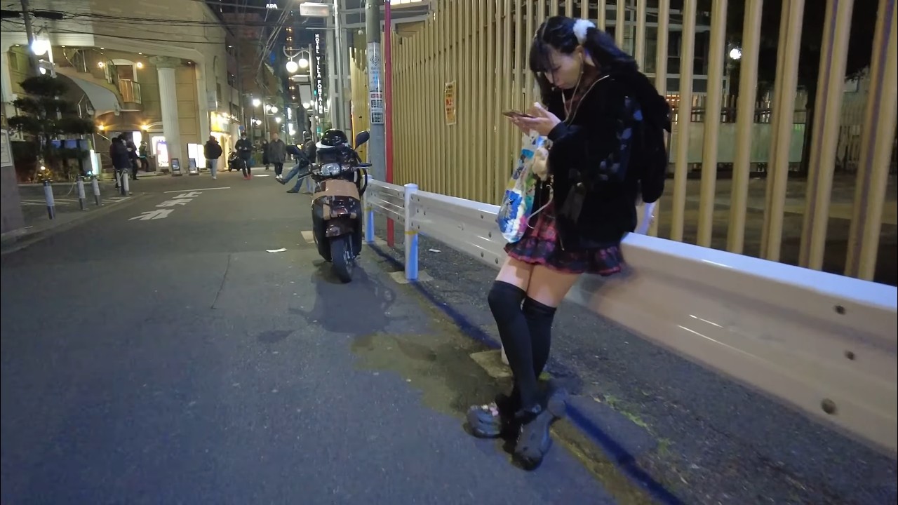 Night Walk in Tokyo, Japan, Relaxing Walk in Shinjuku Kabukicho, Okubo ...