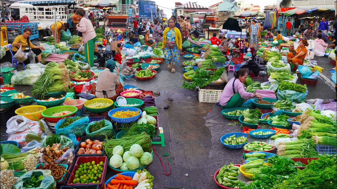 EXOTIC Fresh Market! Tons of Meat, Fish & Unseen Street Food Dishes ...