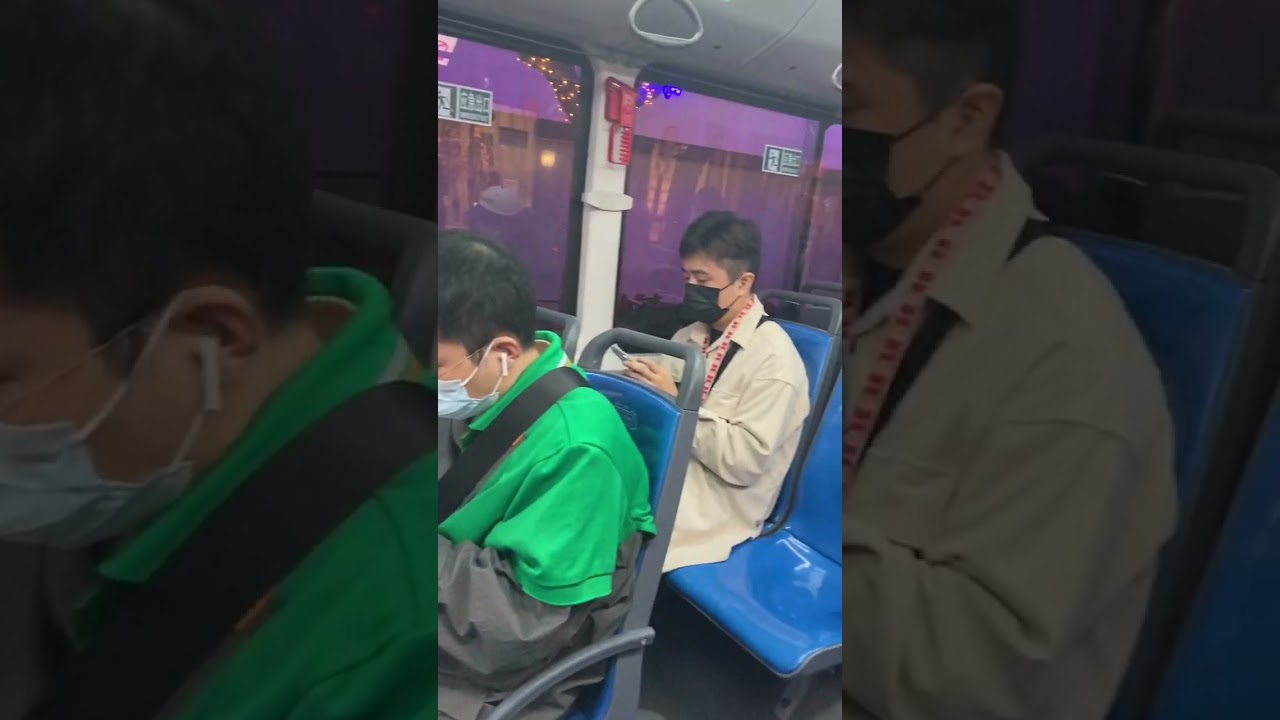 Bus Tour on Nanjing Xilu 上海公交游南京西路 #travel #shanghai #shorts - Ciao Nihon